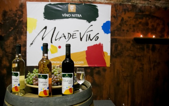 Víno Nitra. – V kocke